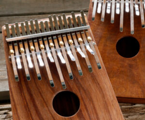 How to Play the African Karimba - How To Play - Kalimba Magic